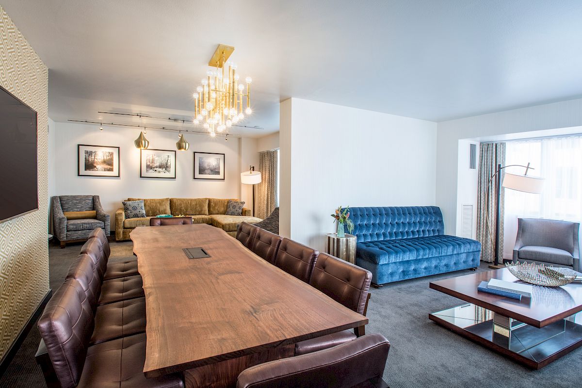 Executive Meeting Package | Day Meetings Tacoma, WA | Hotel Murano